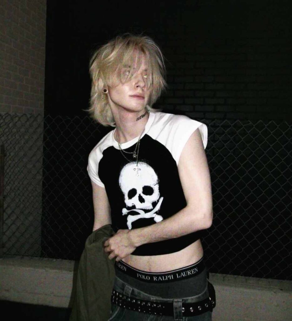 What to Wear to a Metallica Concert in 2024 – 10+ Real Life Outfit ...