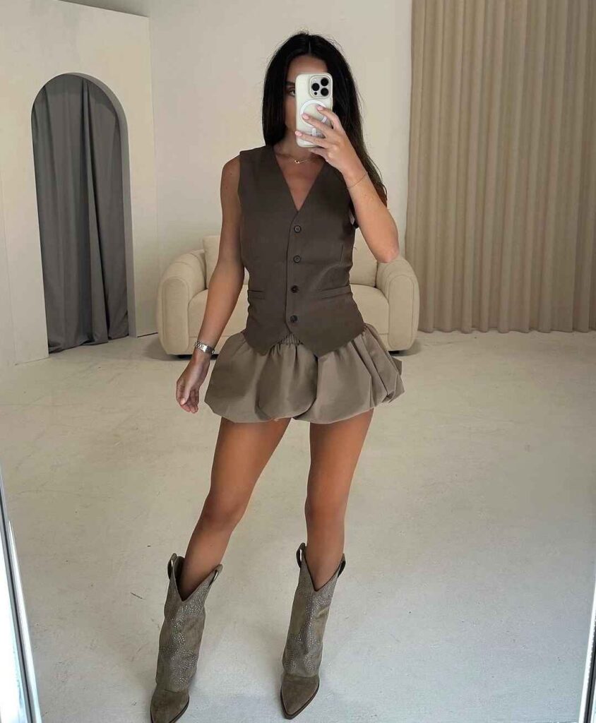 What to Wear to a Bee Gees Concert in 2024 – 10+ Real Life Outfit Ideas ...