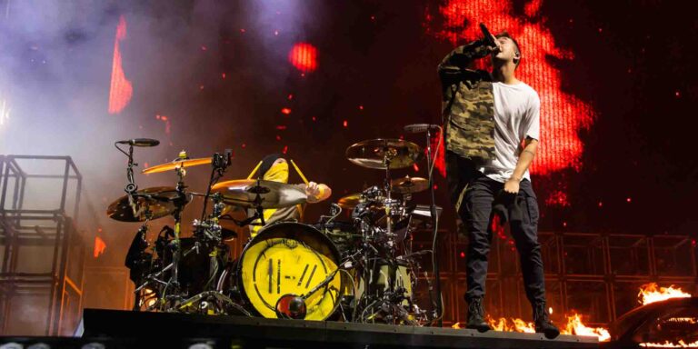 What to Wear to a Twenty One Pilots Concert in 2024 – Real Life Outfit ...