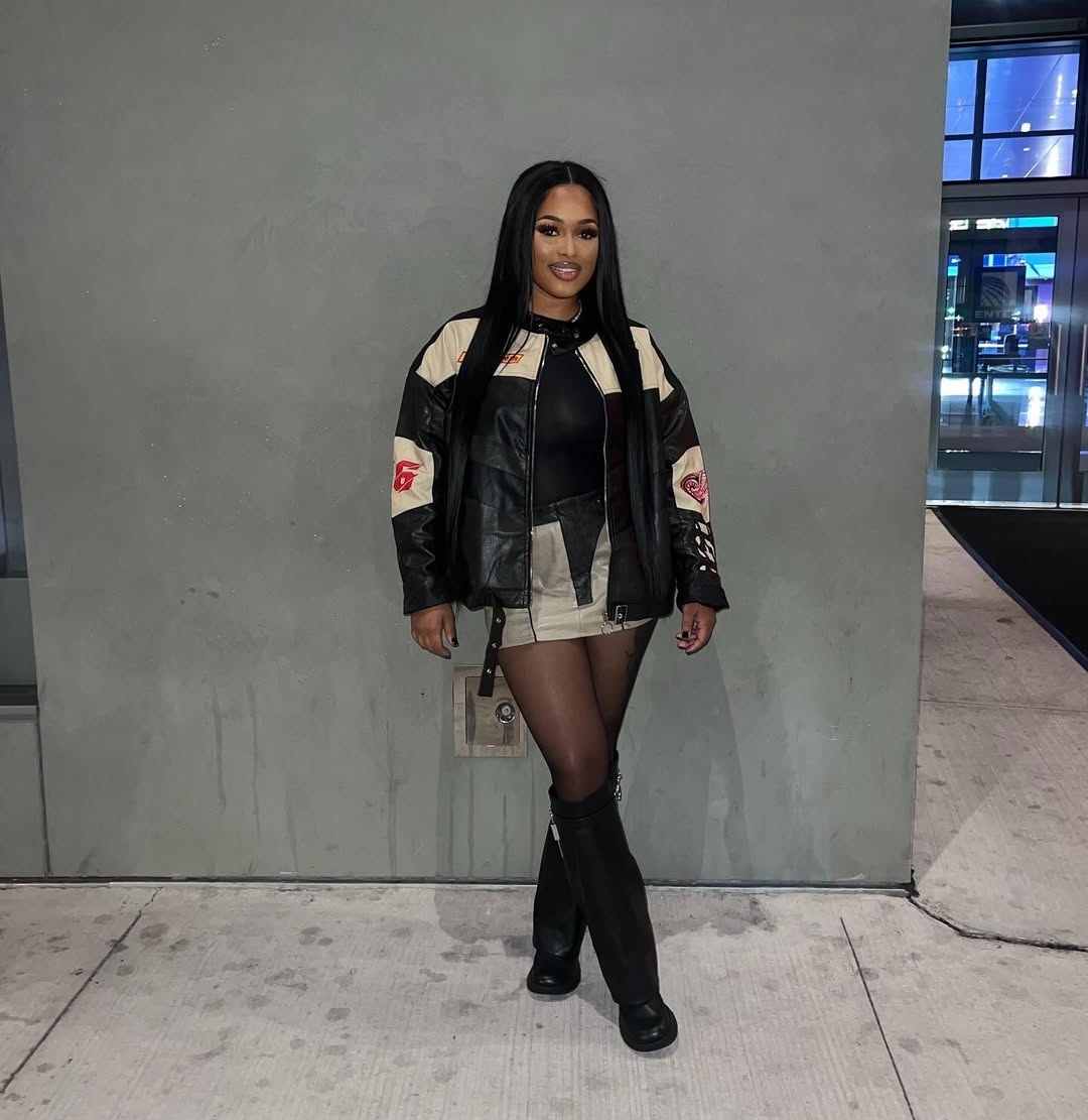 What to Wear to a Rap Concert in 2025 – 20+ Real Life Outfit Ideas for ...
