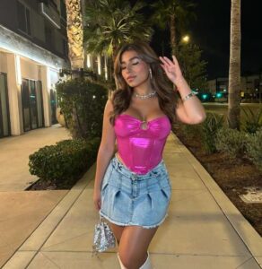 What to Wear to a Rap Concert in 2025 – 20+ Real Life Outfit Ideas for ...