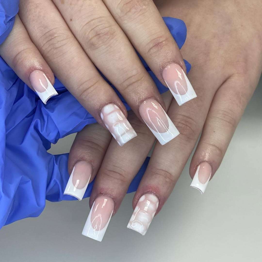 50+ French Tip Nails With Design on Ring Finger That Deserve a Close-Up ...