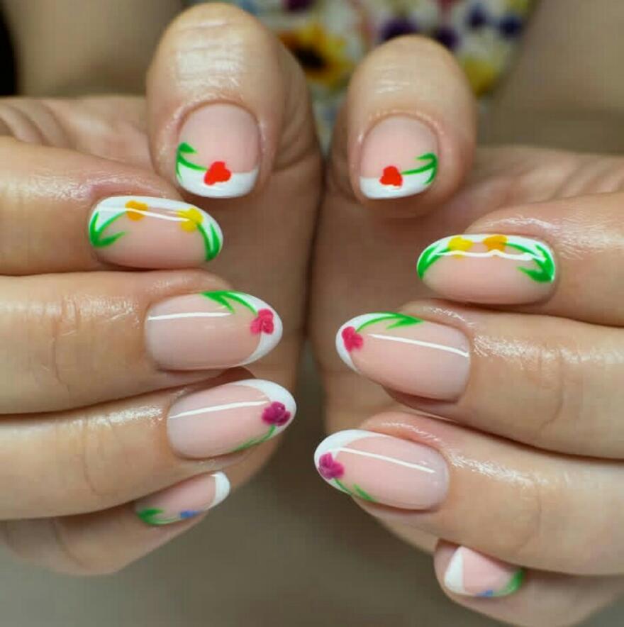 49 French Tip Nail Designs with Flowers to Try Now – FASHION SO SIMPLE