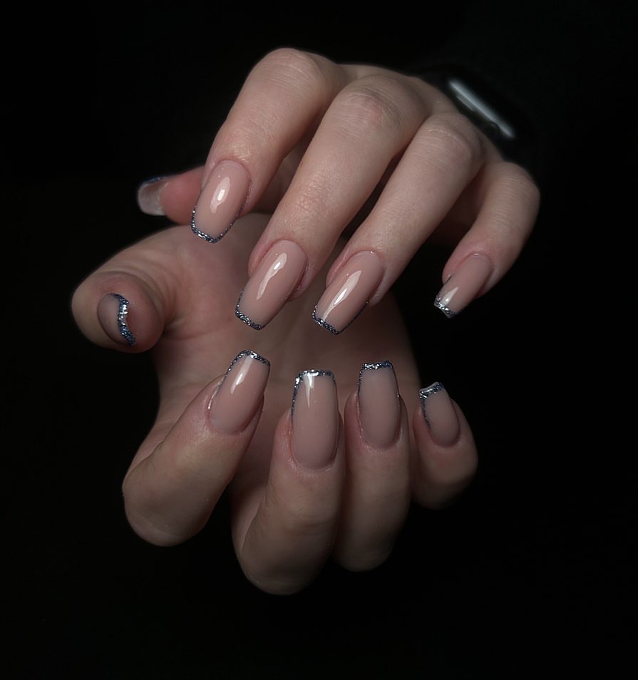 50+ French Tip Nail Designs with Glitter That Totally Slay – FASHION SO ...
