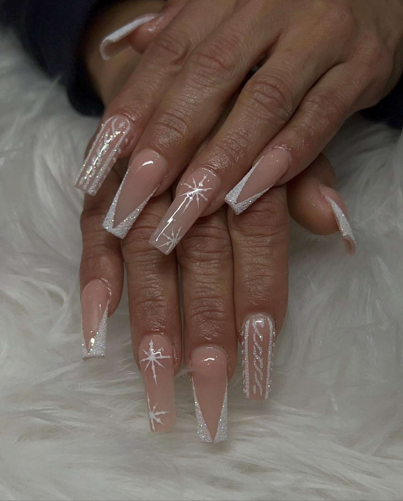 50+ White French Tip Nails with Glitter That Shine with Style – FASHION ...