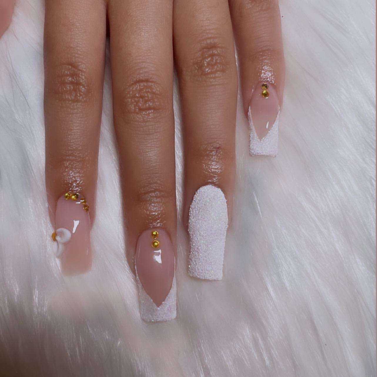 50+ White French Tip Nails with Glitter That Shine with Style – FASHION ...