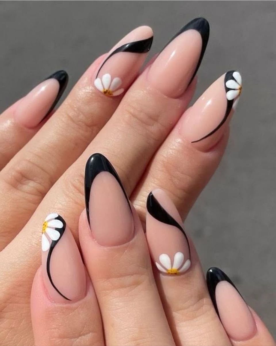 50+ Short Almond French Tip Nails That Redefine Chic – FASHION SO SIMPLE