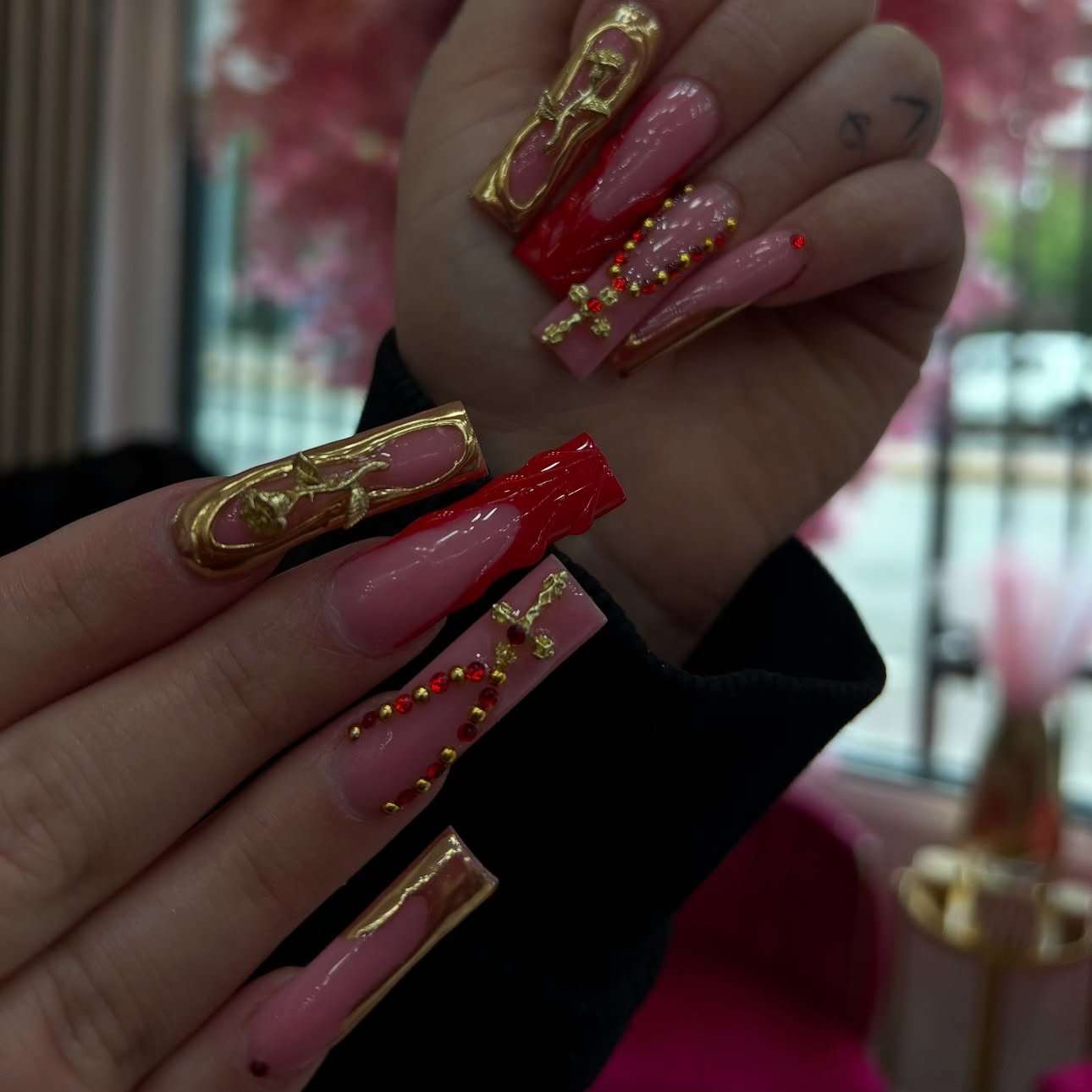 50+ Red and Gold Nail Designs That Radiate Luxury – FASHION SO SIMPLE