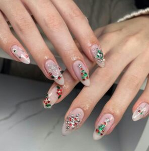 Winter Christmas Nails That Perfectly Blend Festive and Frosty ...